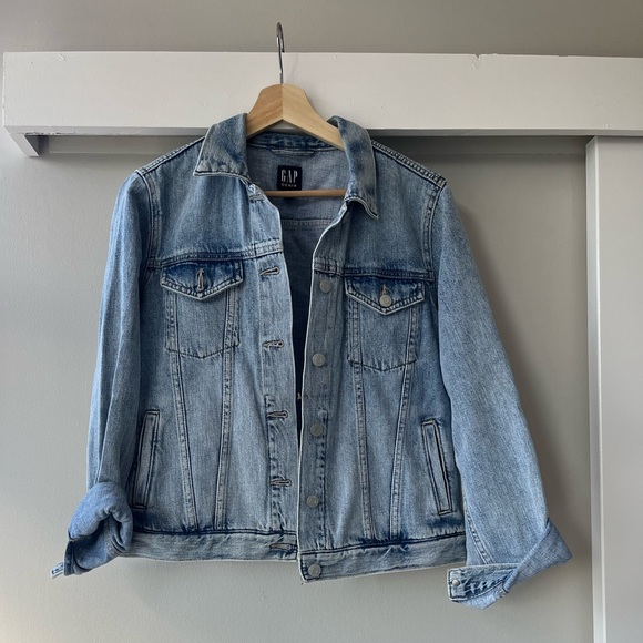 GAP | Jackets & Coats | Light Wash Gap Denim Jacket Gap Sz M | Poshmark